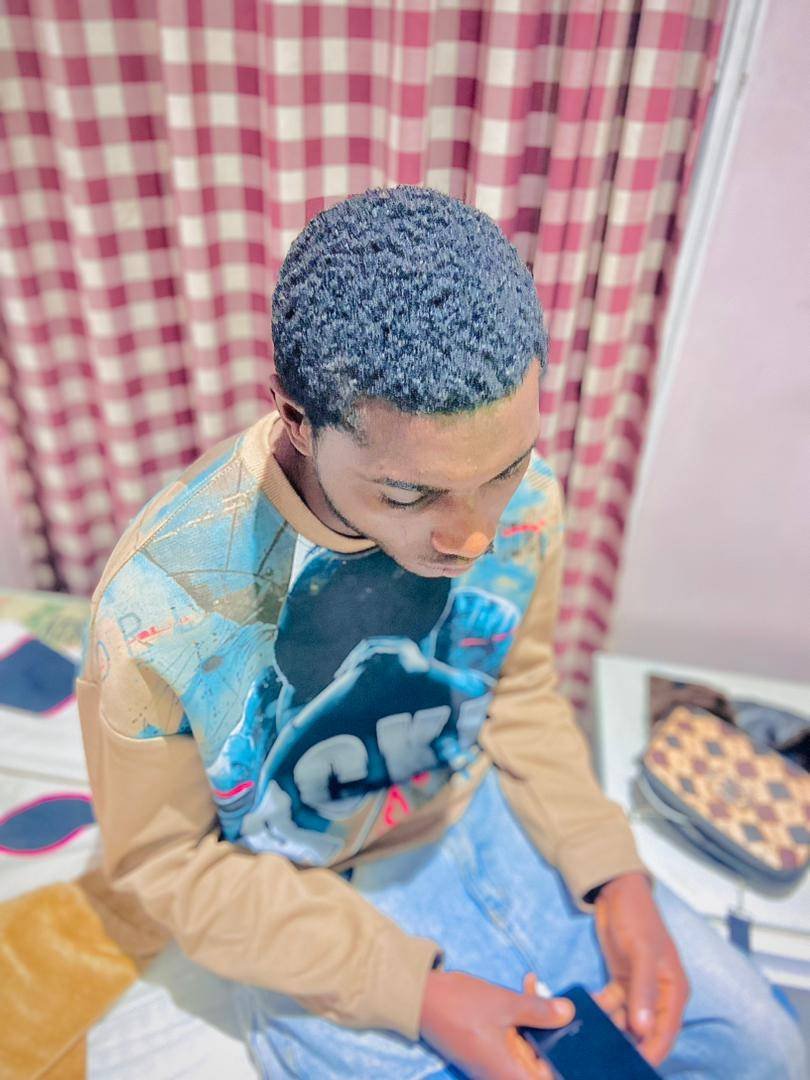 Kenneth Joseph . smluxee