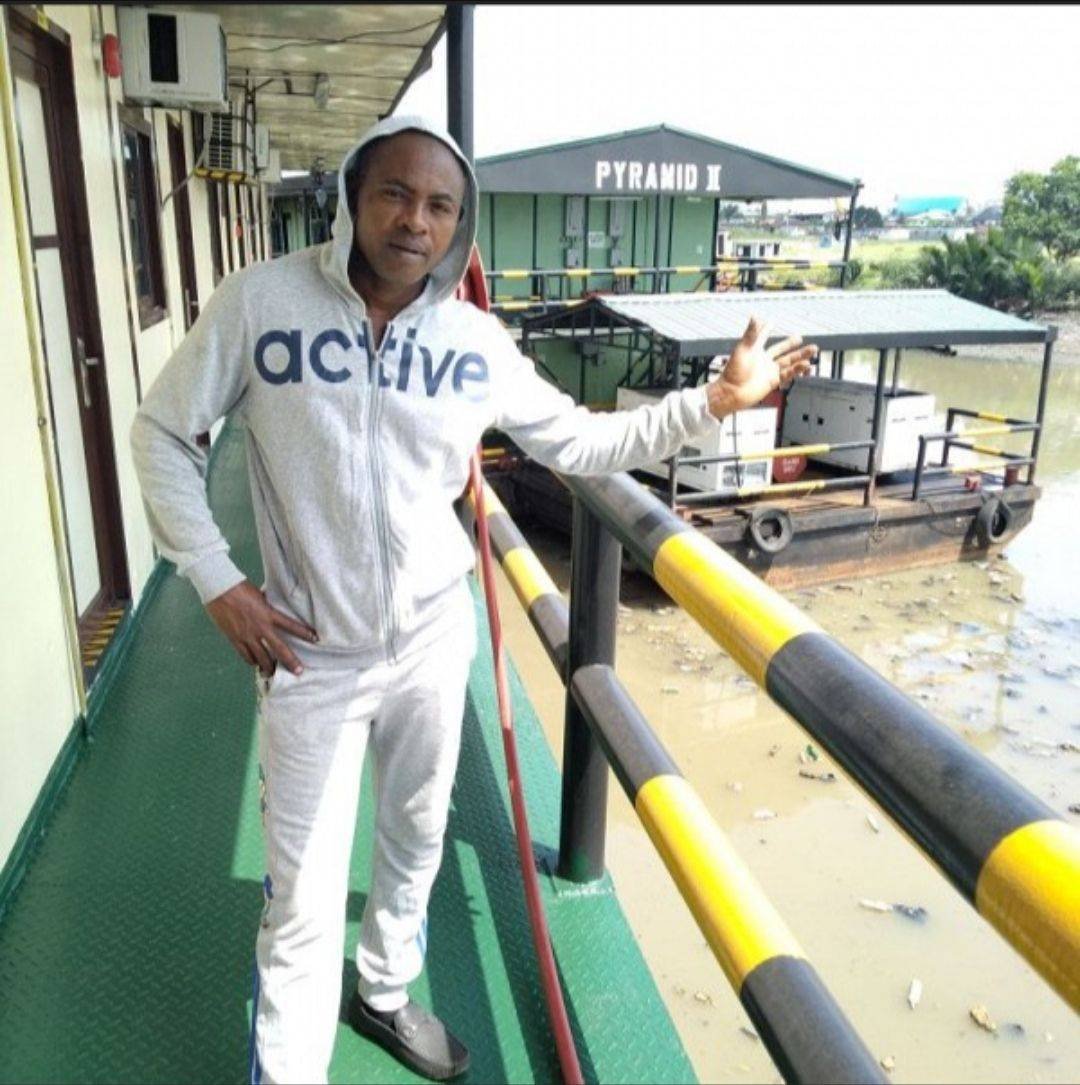 Isaac Abada . smluxee