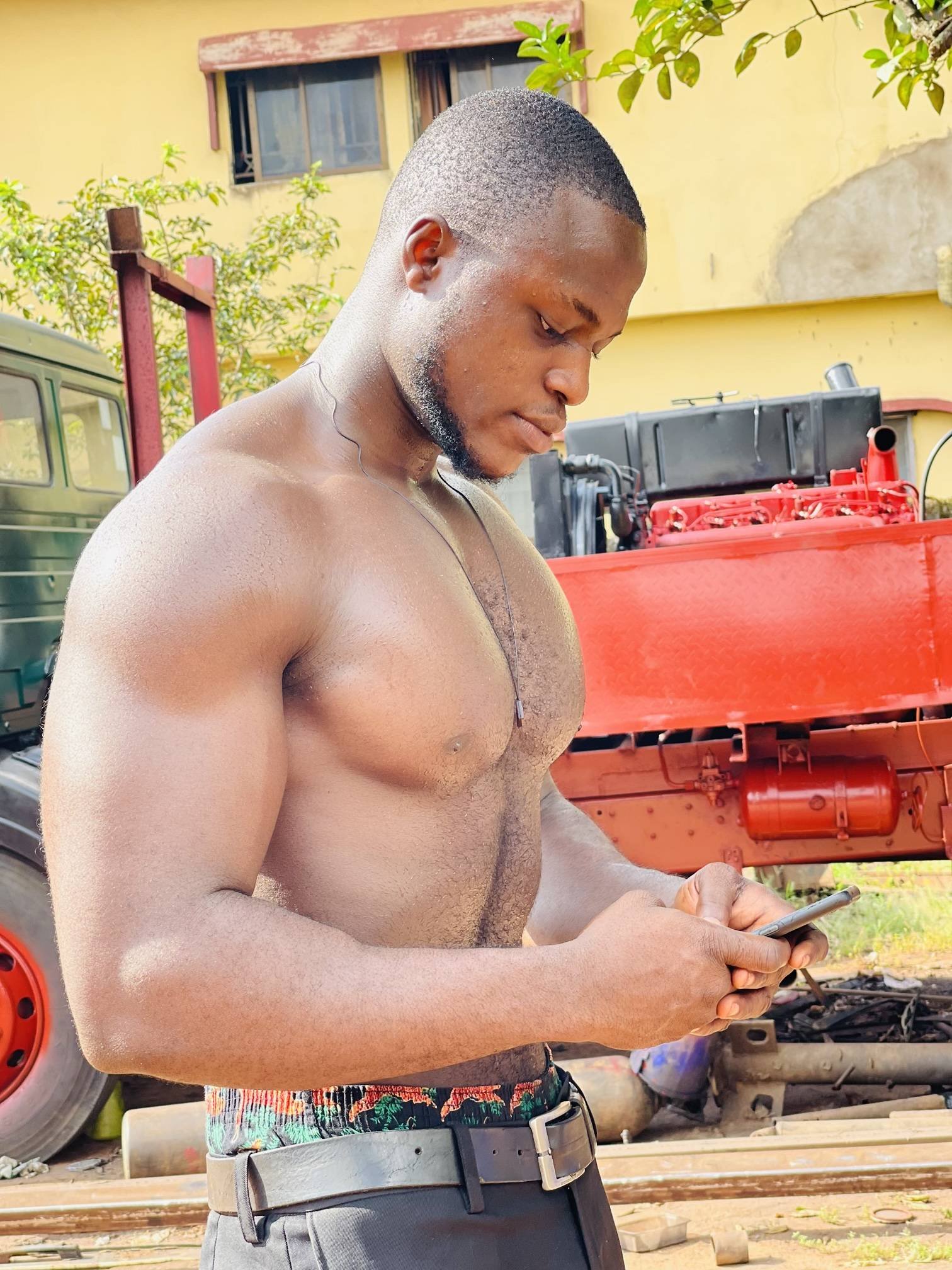 Elisha Lawrence . smluxee