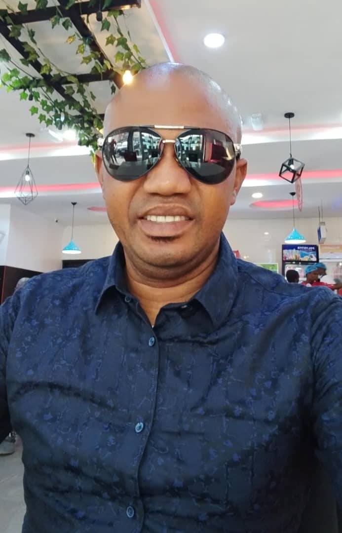 Damilare Lawrence . smluxee