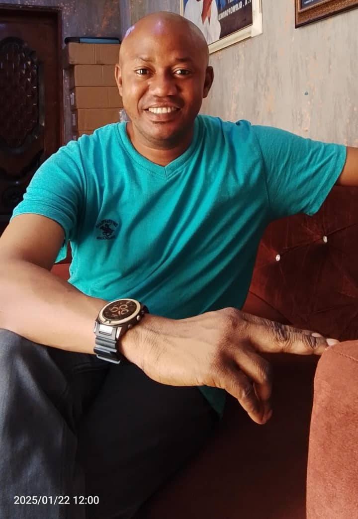 Damilare Lawrence . smluxee